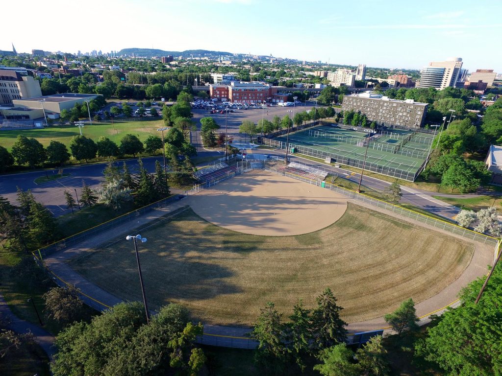 Complexe sportif Claude-Robillard Balles - Lanco Aménagement ...
