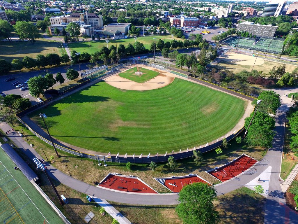 Complexe sportif Claude-Robillard Balles - Lanco Aménagement ...