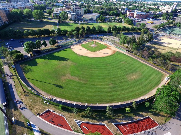 Complexe sportif Claude-Robillard Balles - Lanco Aménagement ...
